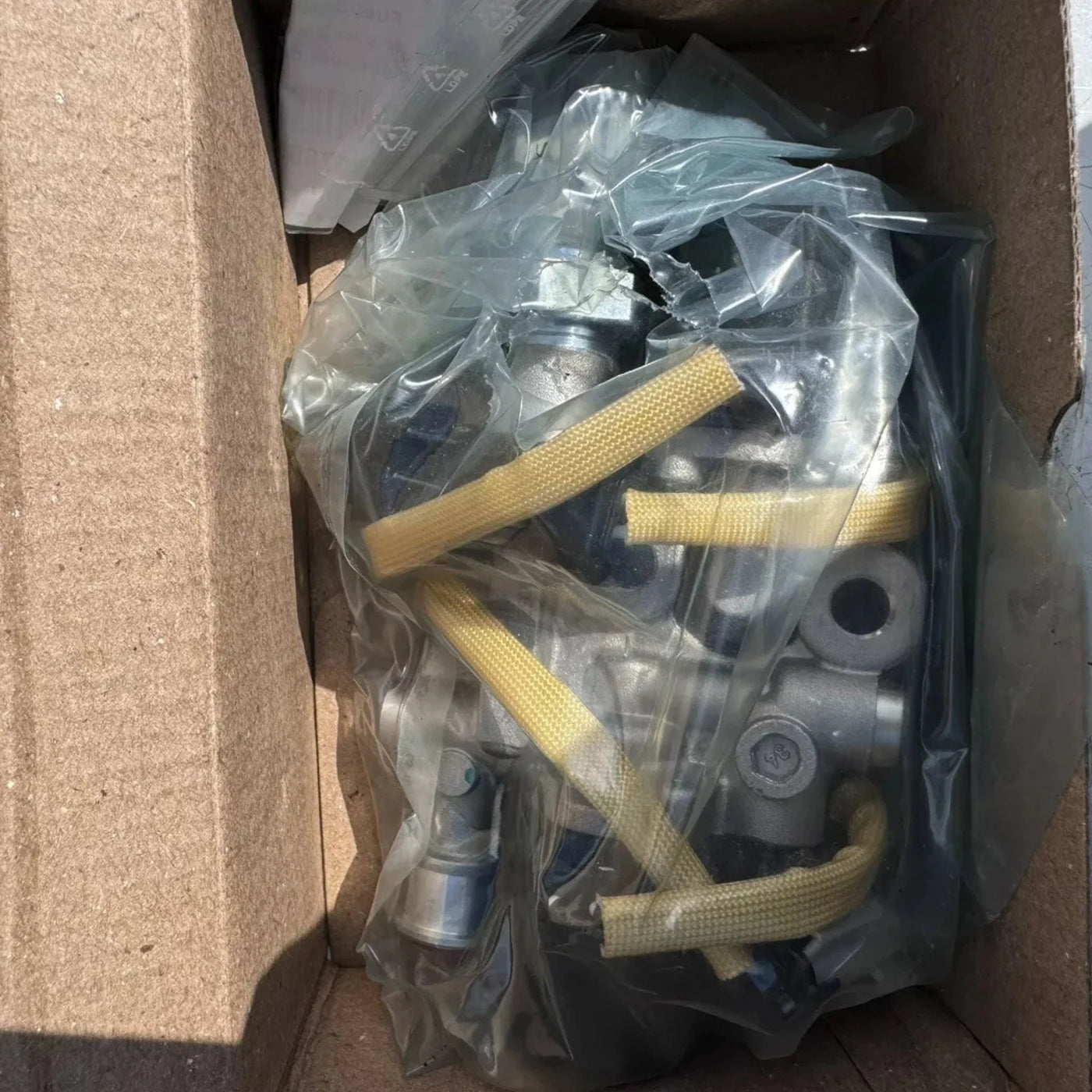 1857666 Genuine Paccar Air Fuel Shutt-Off Valve Kit – ADVANCED TRUCK PARTS