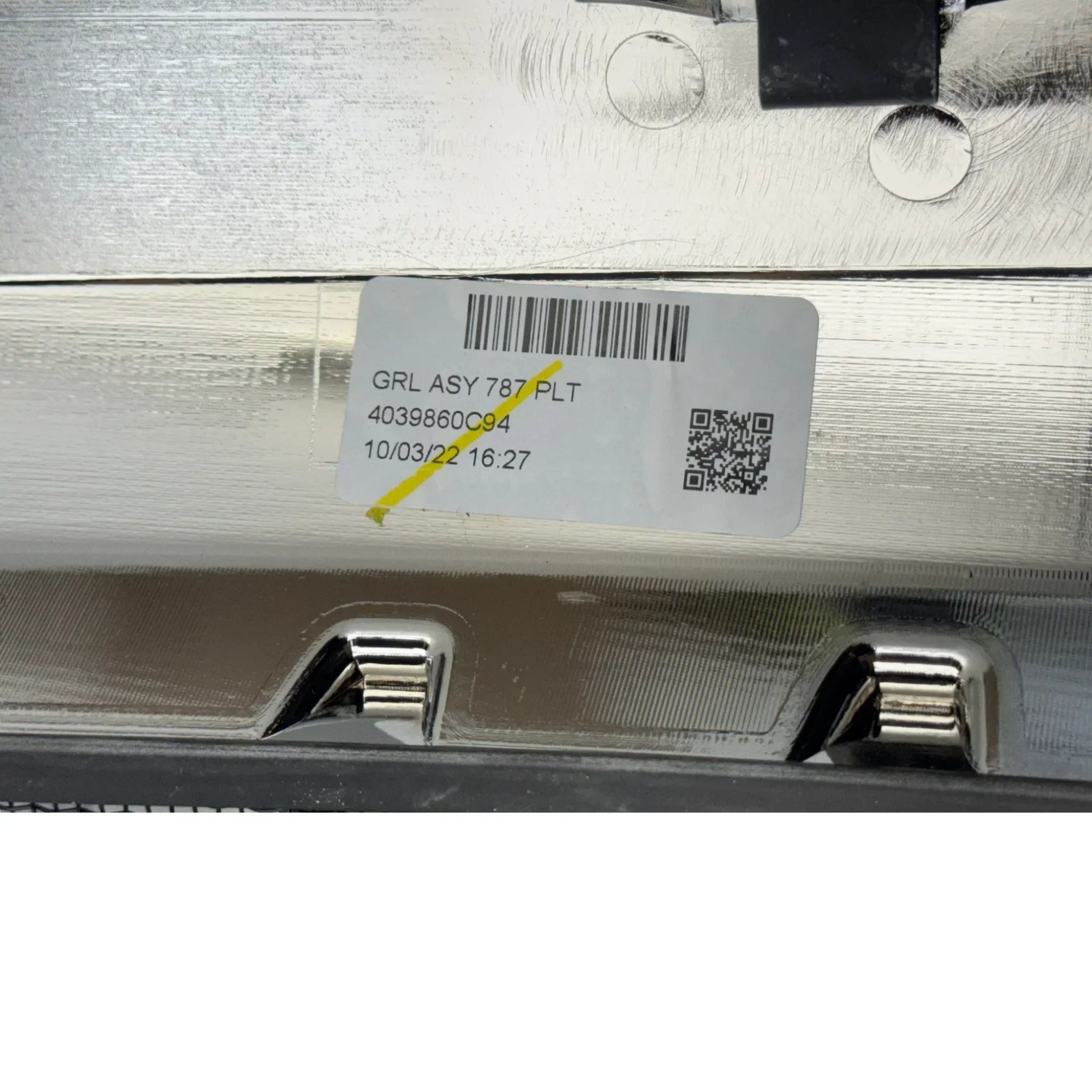 4039860C94 Genuine International Chrome Grille – ADVANCED TRUCK PARTS