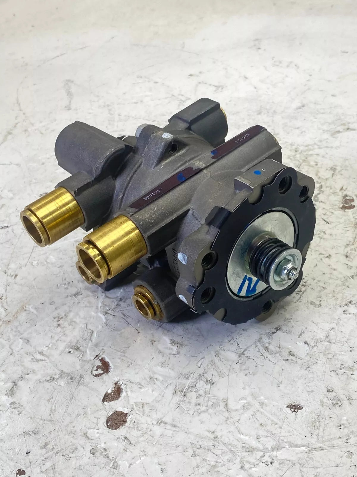 2521088C1 Genuine International Air Brake Valve — ADVANCED TRUCK PARTS